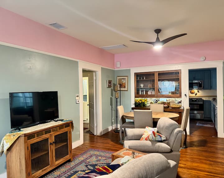 Historic Craftsman: Garden, Patio, Full Kitchen - Mission Valley - San Diego