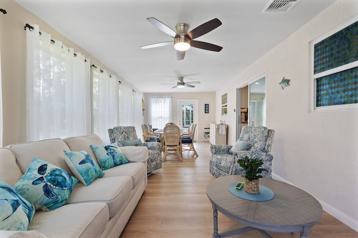 Port St. Lucie / Jensen Beach Cozy Retreat - Jensen Beach, FL
