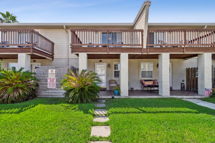 833 Tarpon Ave~ 2 Br/1.5 Ba, Pet Friendly, 2 Blocks To Ocean - フェルナンディーナ・ビーチ, FL