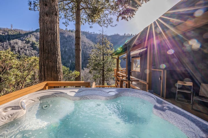 River Haus • Spa Nights & Sequoia Mountain Sunsets - Camp Nelson, CA