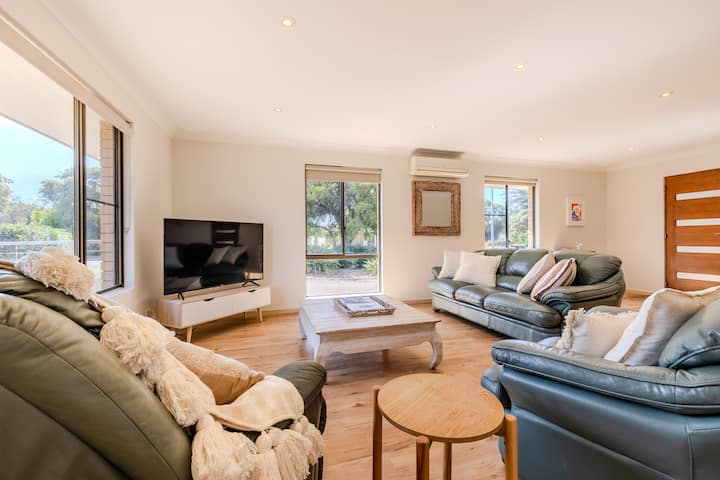 Morning Light Beach House - Middleton Beach, Western Australia