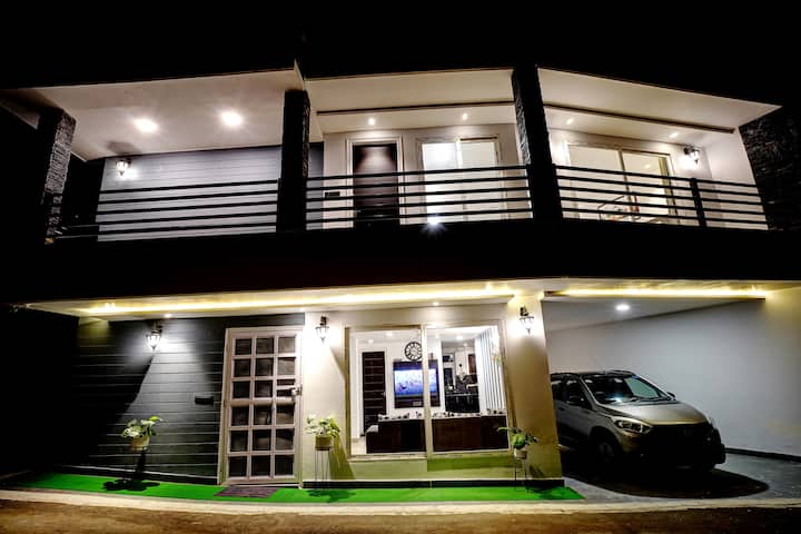 Hill View Casa Luxury 4bhk By Nature's Vibe Stays - Nainital