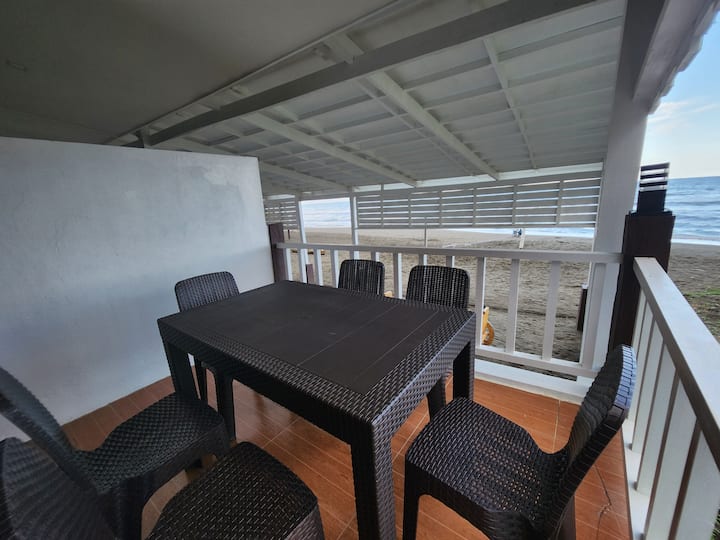 Beachfront Fan Room 7 (6pax) - Puffer Isle Resort - Dingalan