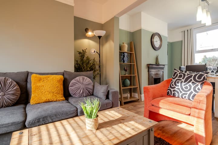 Comfy, Stylish 3 Bed Townhouse - 北安普頓
