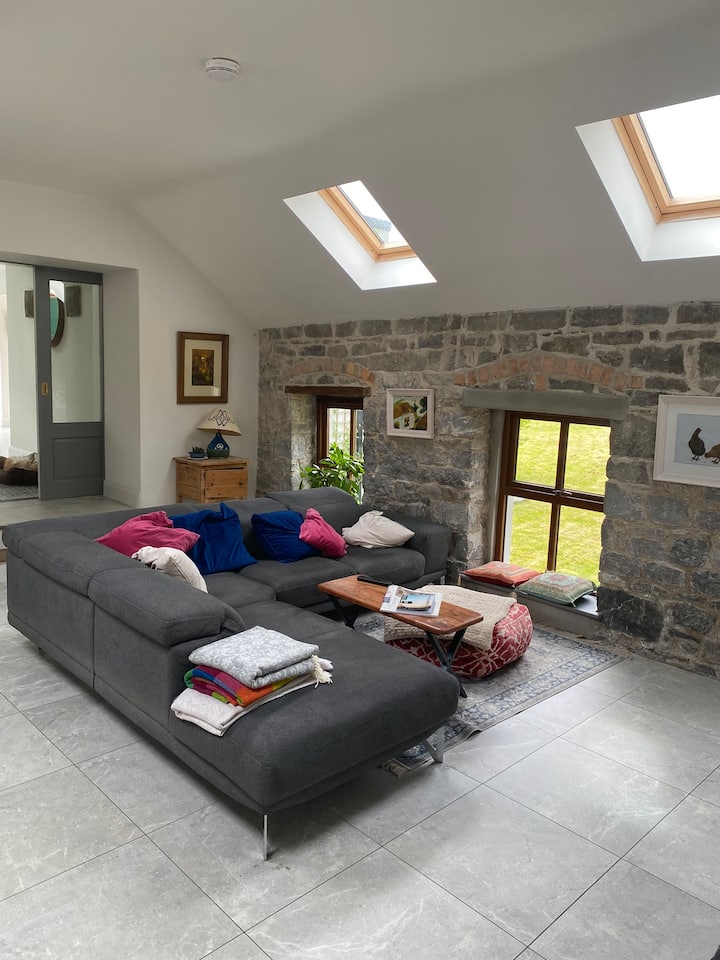 Modern, Spacious Waterside House In Glounthaune - Cork