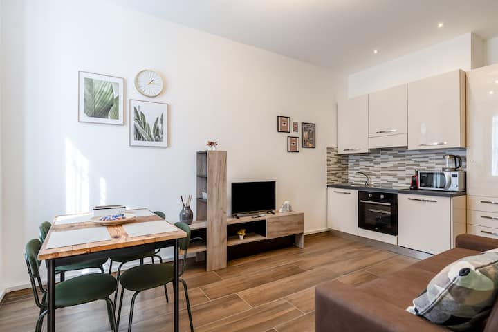 Family-friendly Apartment In Isola District - Milano