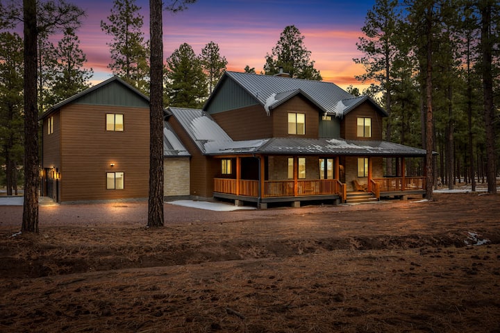 Nutrioso Cabin With Full Apartment Over Garage - Alpine, AZ