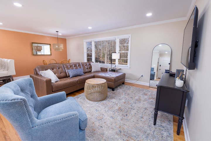 Royal Summit Bungalow - Clemson