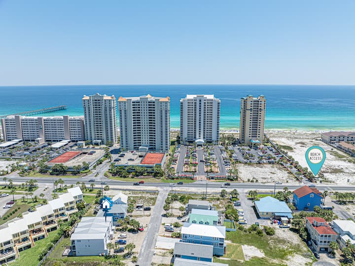 Walk To Navarre Beach • Sleeps 8 • Pet Friendly - Navarre Beach, FL