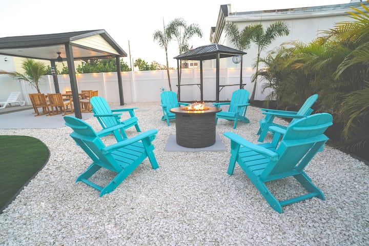 Largo Palms Duplex-2br/2ba + Heated Pool Unit A - Indian Rocks Beach, FL