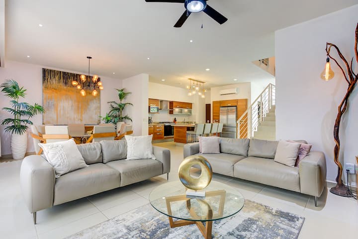 Stylish Villa. Walk To Beach, Dining & Fun - Nuevo Vallarta