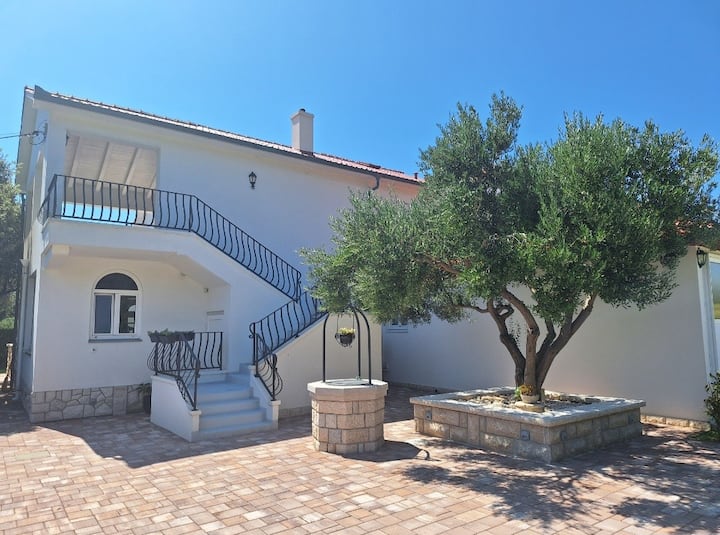 New Apartment Valentina  - Perfect For Couples - Rab, Hırvatistan