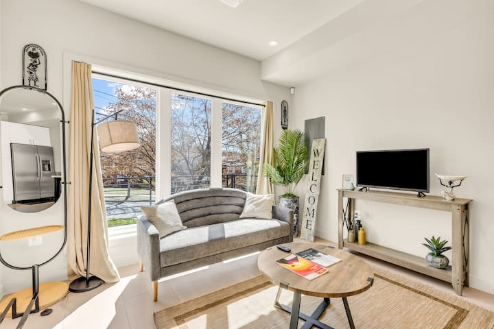 Penn Branch Gem: Near Capitol Hill - Easy Parking - Washington, DC