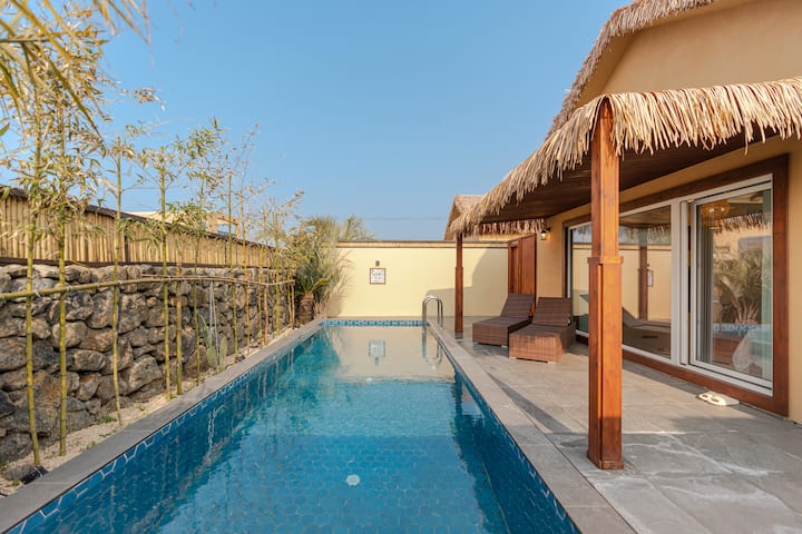 Full Villa & Jacuzzi In Jeju, Maximum Of 3 People - Jeju