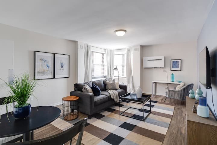 The Blue Jay Corner Apartment - Baltimore, MD