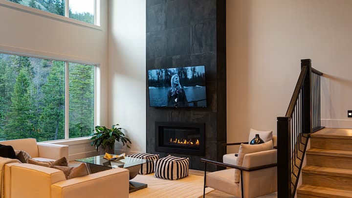 Casa Rio | 6 Bed | 6 Bedroom | Zen | Mountain View - West Kelowna