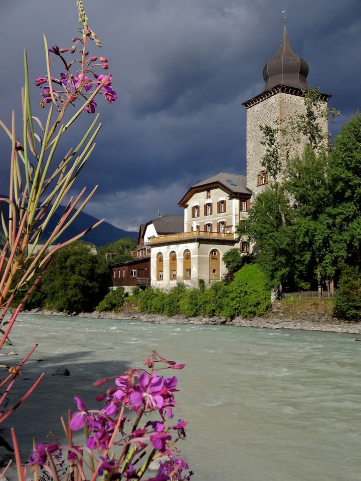 13th Century Tower Flat-1 For Up To 8 Guests - Ardez
