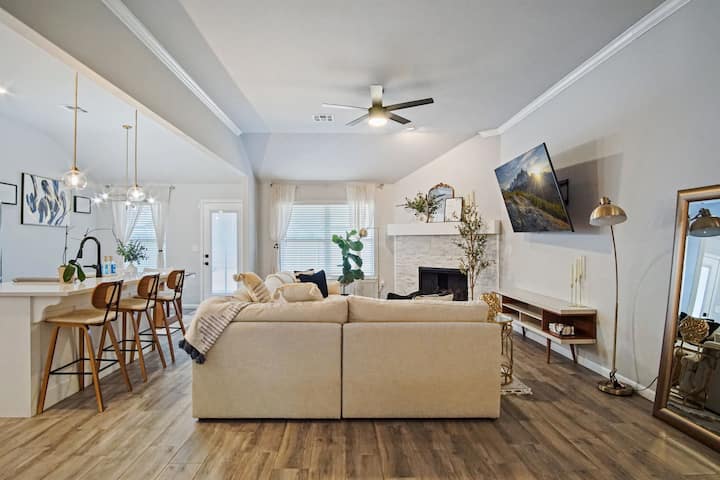 Beautiful , Clean, New Home - Heart Of Nw Okc! - Lake Overholser, OK