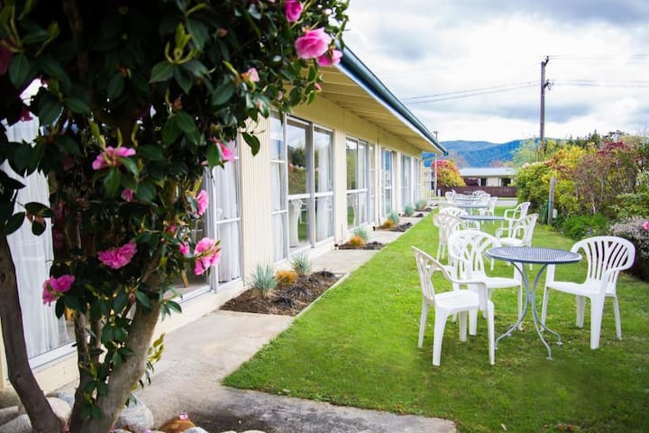 Alpenhorn Motel Unit 1 - Te Anau