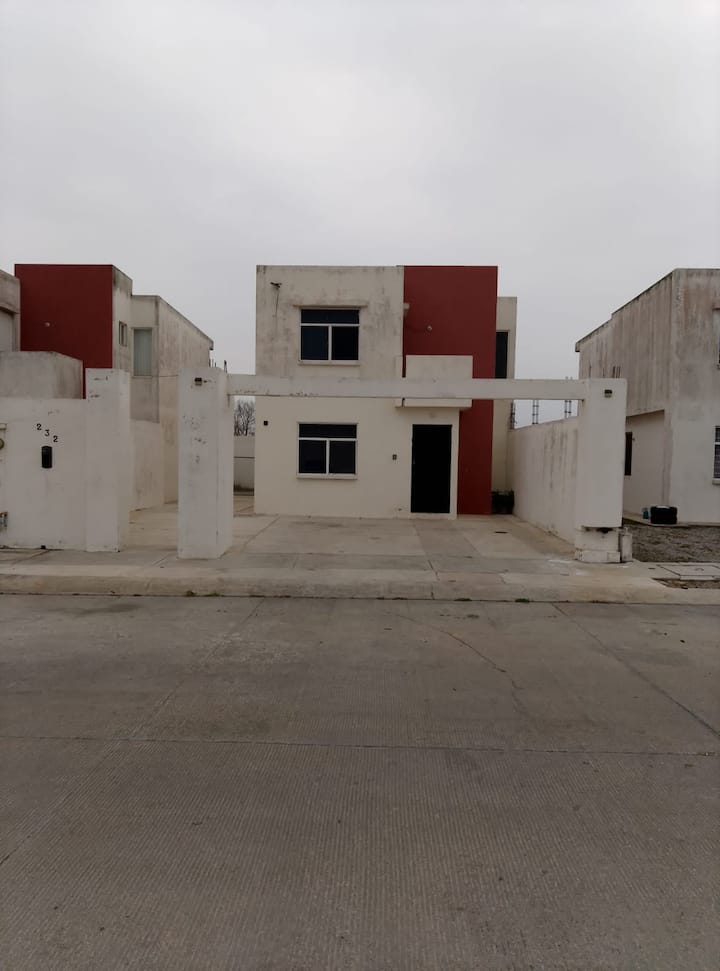 Casa Entera Con Vigilancia 24 Horas Si Se/factura - Tampico