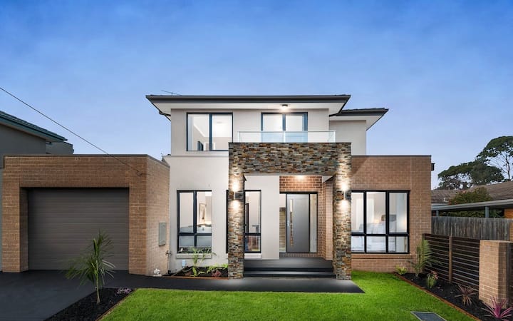 Modern 3 Bed, 2.5 Bathroom House By The Beach - Frankston