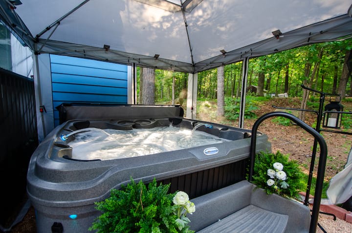 Private 1.5 Acres, Spa, Gym, Firepit, Chickens - Wake Forest, NC