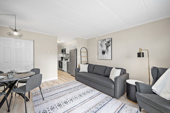 Luxurious Ocean Block Condo - Ocean City Beach, MD