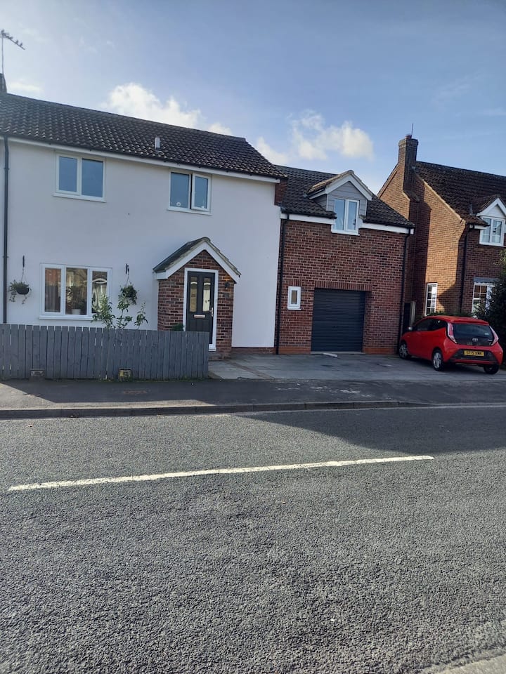 Lovely Room In A Detached Home - Selby