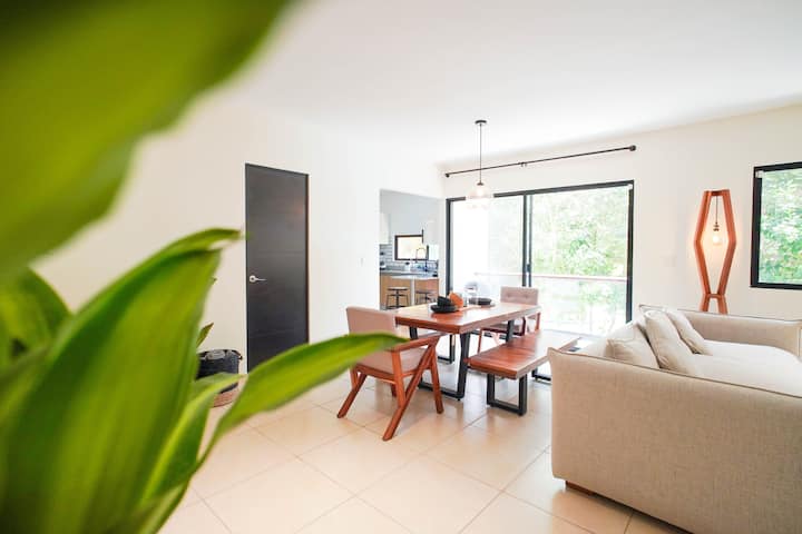 Stylish & Central Haven: Balcony - Pool - Parking! - Cancún