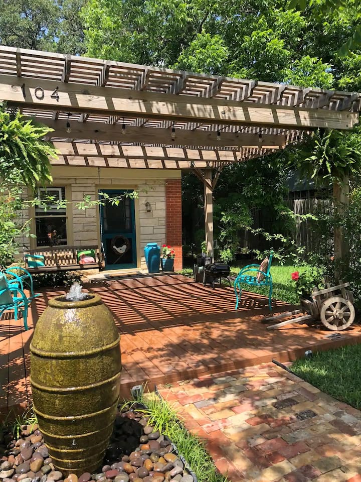 Carriage House - Round Rock, TX