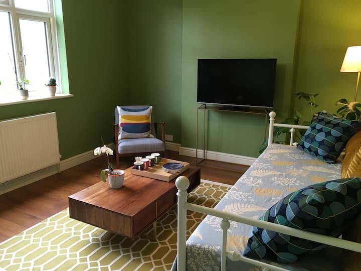 Lovely Flat With Parking & Garden Access - Camden, NJ