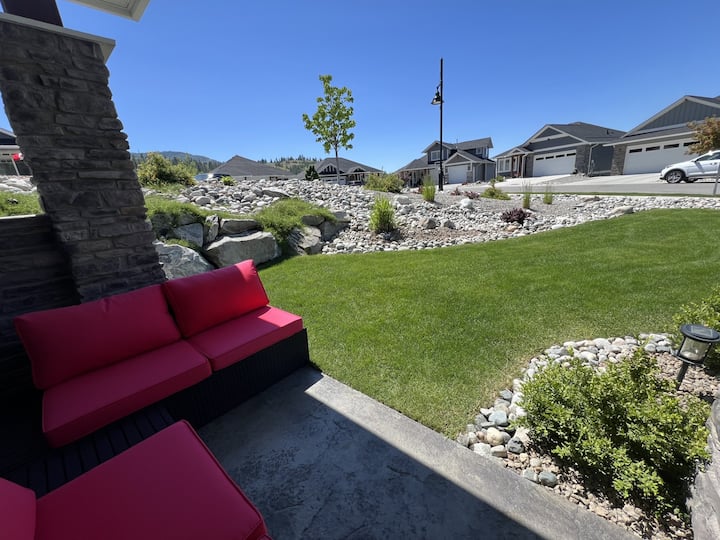 Cozy & Bright • 2 Bdr Walkout Suite • Full Kitchen - Penticton