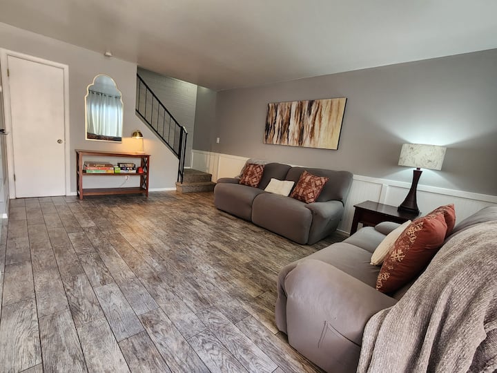 Cozy 2br | Patio | Pet Friendly - Mesa, AZ
