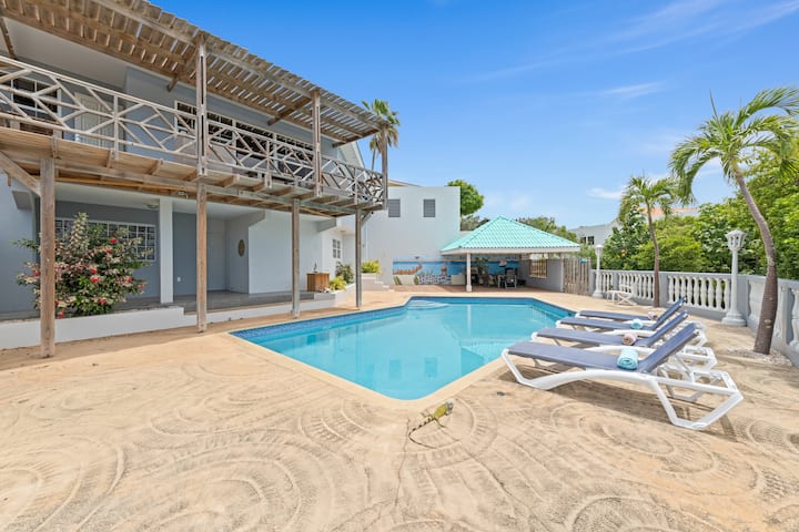 *New* Hilltop Breeze Bottelier App 1 - Curaçao