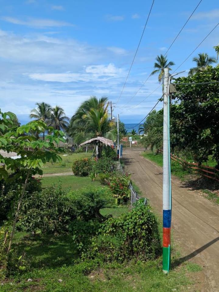 Casa Entera Al Lado De La Playa - Bahía Solano