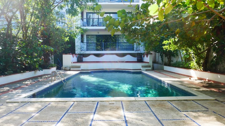 Ocean View, Art Deco, Pool Apartment In Miramar - San Juan, Puerto Rico