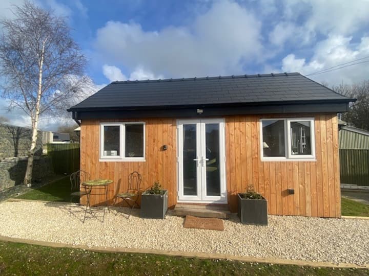 Unique Garden Room “A” Frame Cabin - Haverfordwest