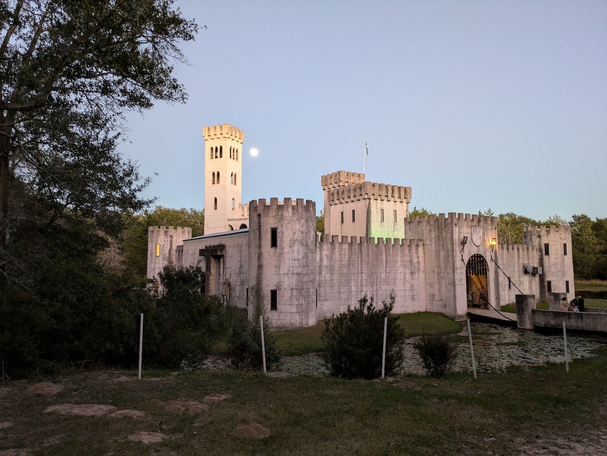 Top Floor Medieval Castle Room - Castles for Rent in Bellville, Texas ...