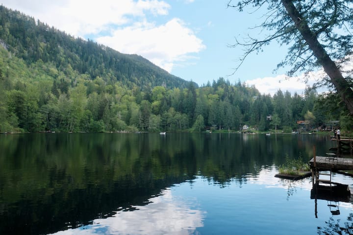 Cabin Retreat On A Peaceful Lake - Flaming Geyser State Park, Auburn
