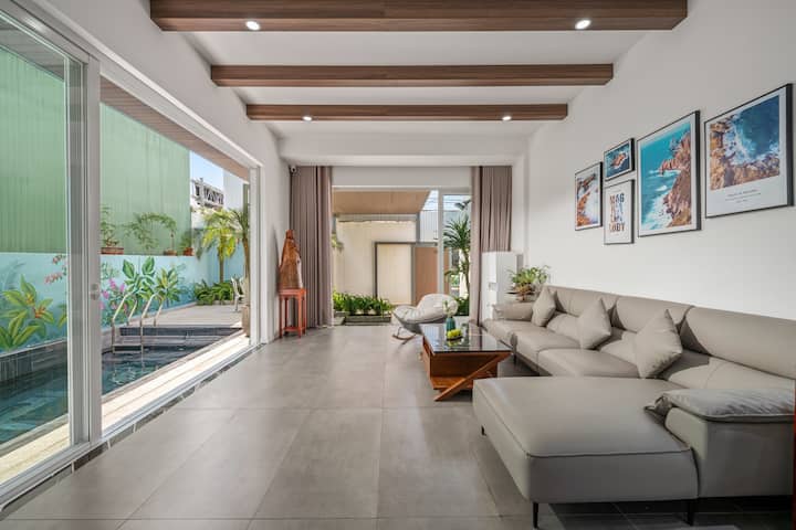Entired Villa, 2bedroom, Pool, New, Central Beach - Da Nang