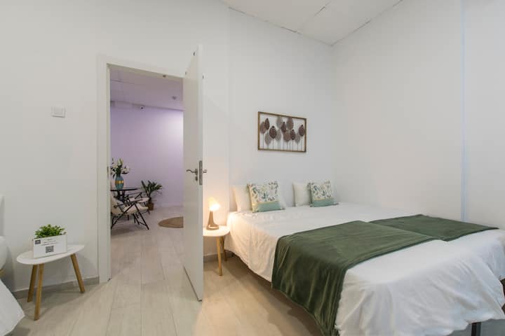 6 Personas Con 2  Baños Privados Iv - Madrid