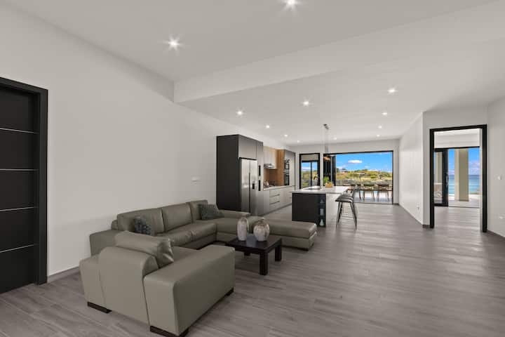Jeremi Oceanfront Villa With Pool For 10 Guests - Curaçao