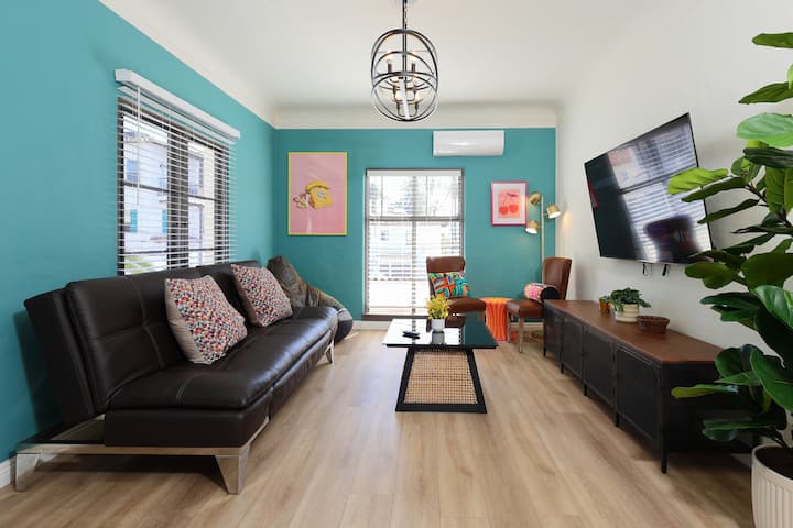 Unique 2b1b Getaway Near Disneyland & Oc - Tustin, CA