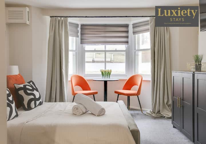 New! Chic & Cosy Studio City Centre -Luxiety Stays - Southend-on-Sea