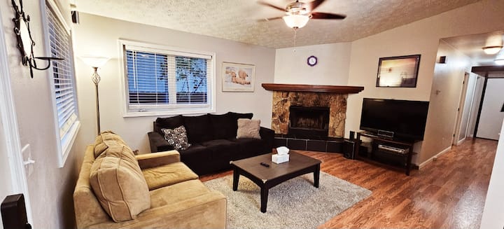Lovely Ranch Home 3 Bd, 2 Ba - Anchorage, AK