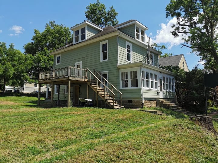Bright Modern Basement Apt - Athens, OH