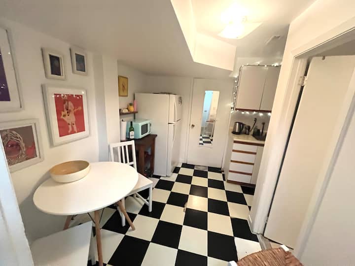 Stylish, Spacious, Artist Haven - Toronto
