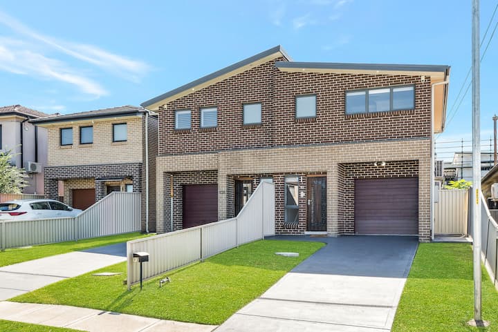 Close To Shops - 2 En-suites - Netflix & Wifi! - Liverpool