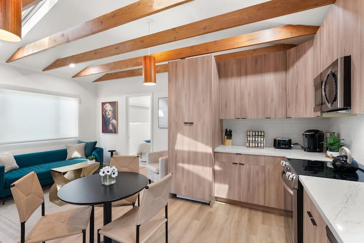 Family Sized 1b | Near Beach | - Culver City