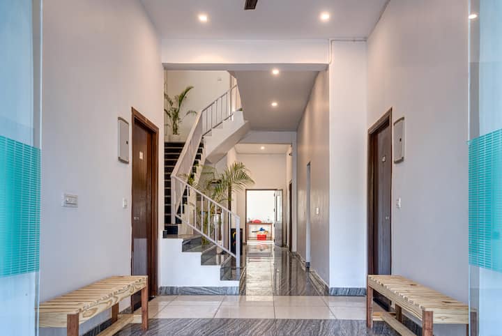 Golden Mango Resort|8br|upto 30 Guests|byhomeyhuts - Ramnagar